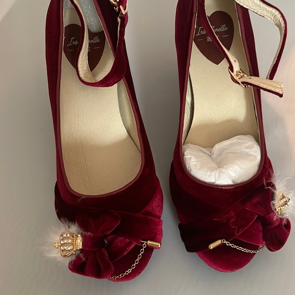 Iris corolla | Shoes | Iris Corolla Crown Of Elizabeth Shoes | Poshmark